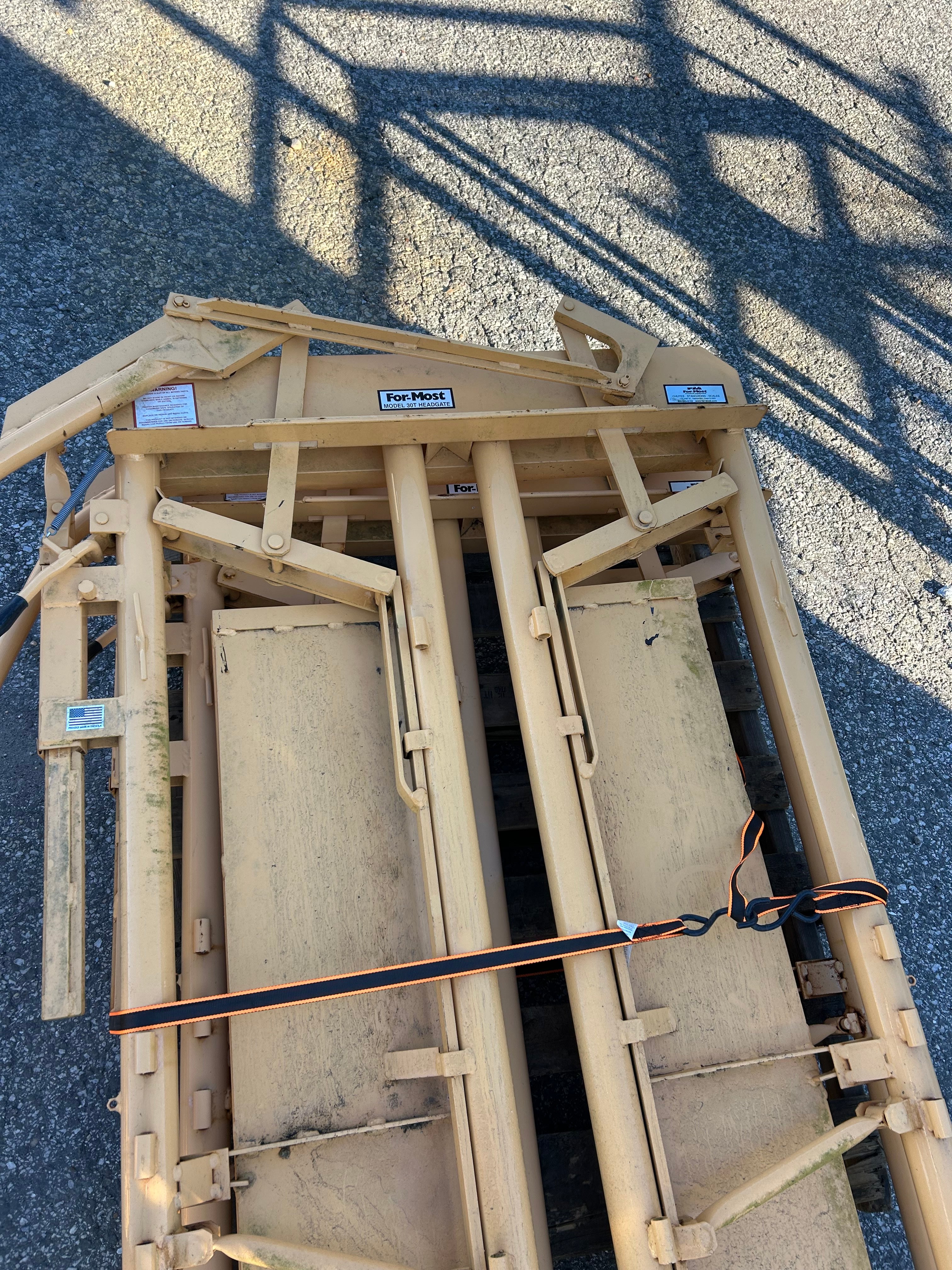 MANUAL FOREMOST HEADCATCH 30T TALL RH or LH – Riverside Feed and Seed